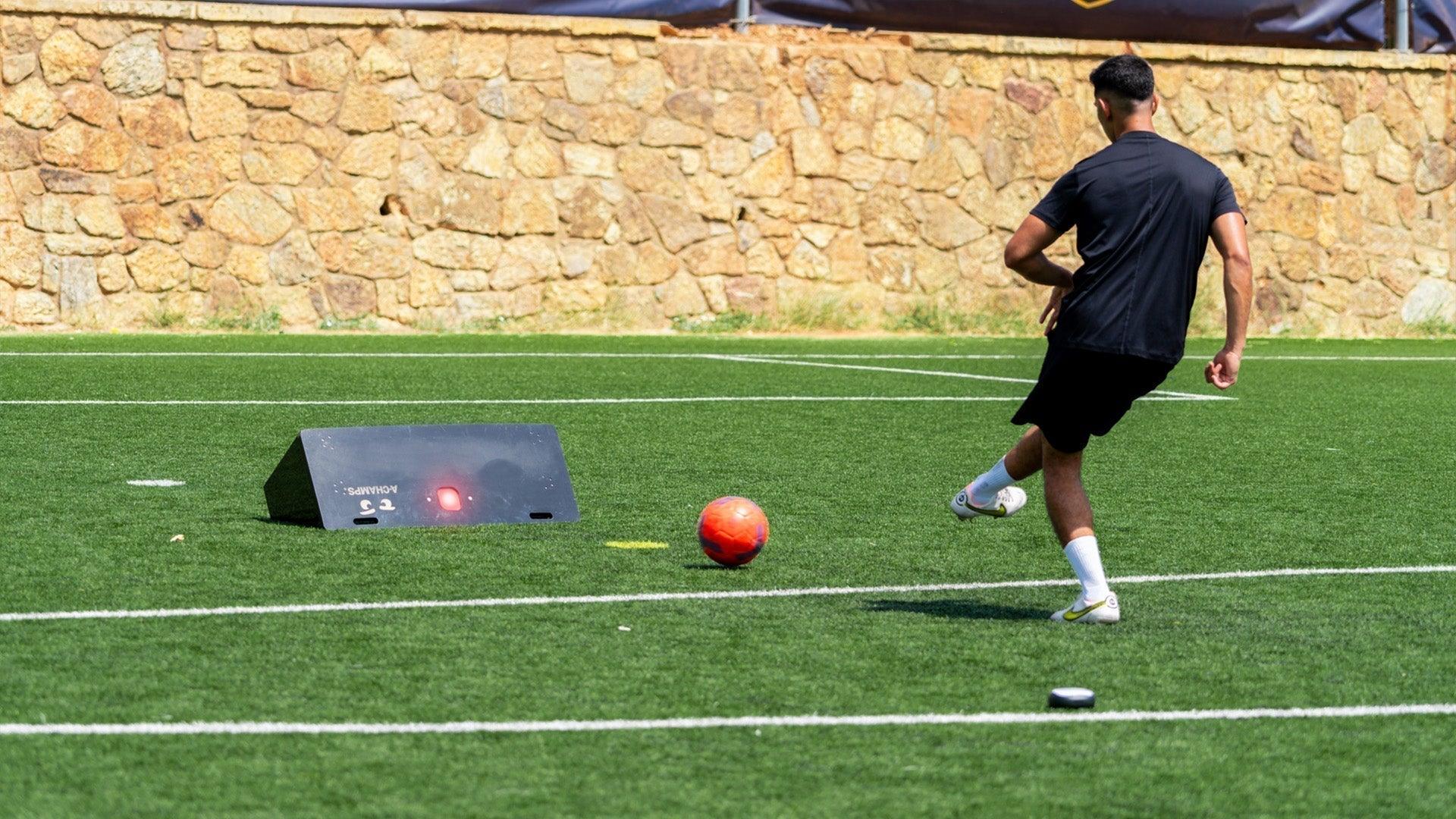 How to Improve Your Weak Foot: Drills & Techniques – Goal Station